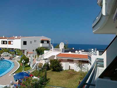 holiday rentals on Club Atlantis